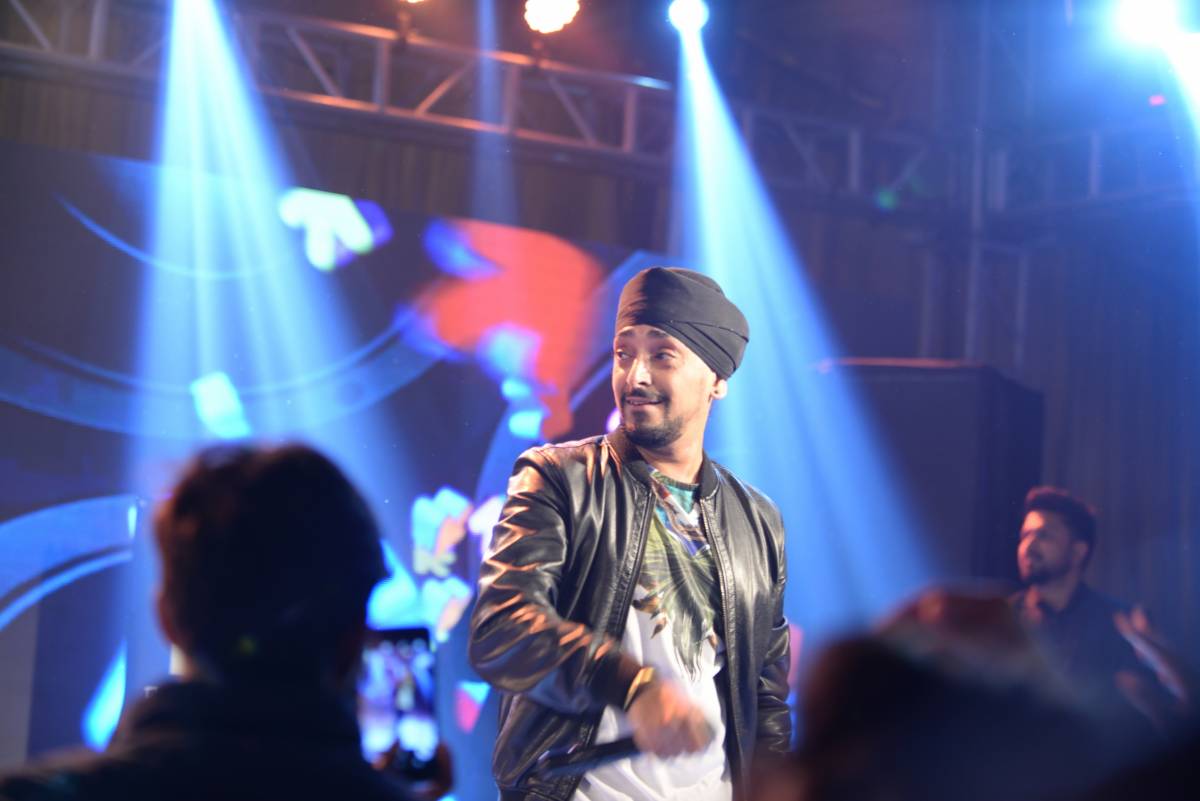 Book Bhangra Singer Sahara UK for Weddings & Shows 2025